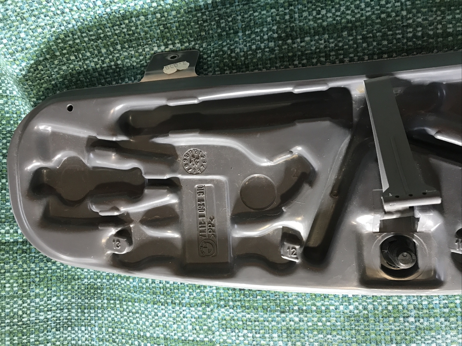 2001-2006 BMW TRUNK TOOL Organizer OEM 71111094910 Good cond ...