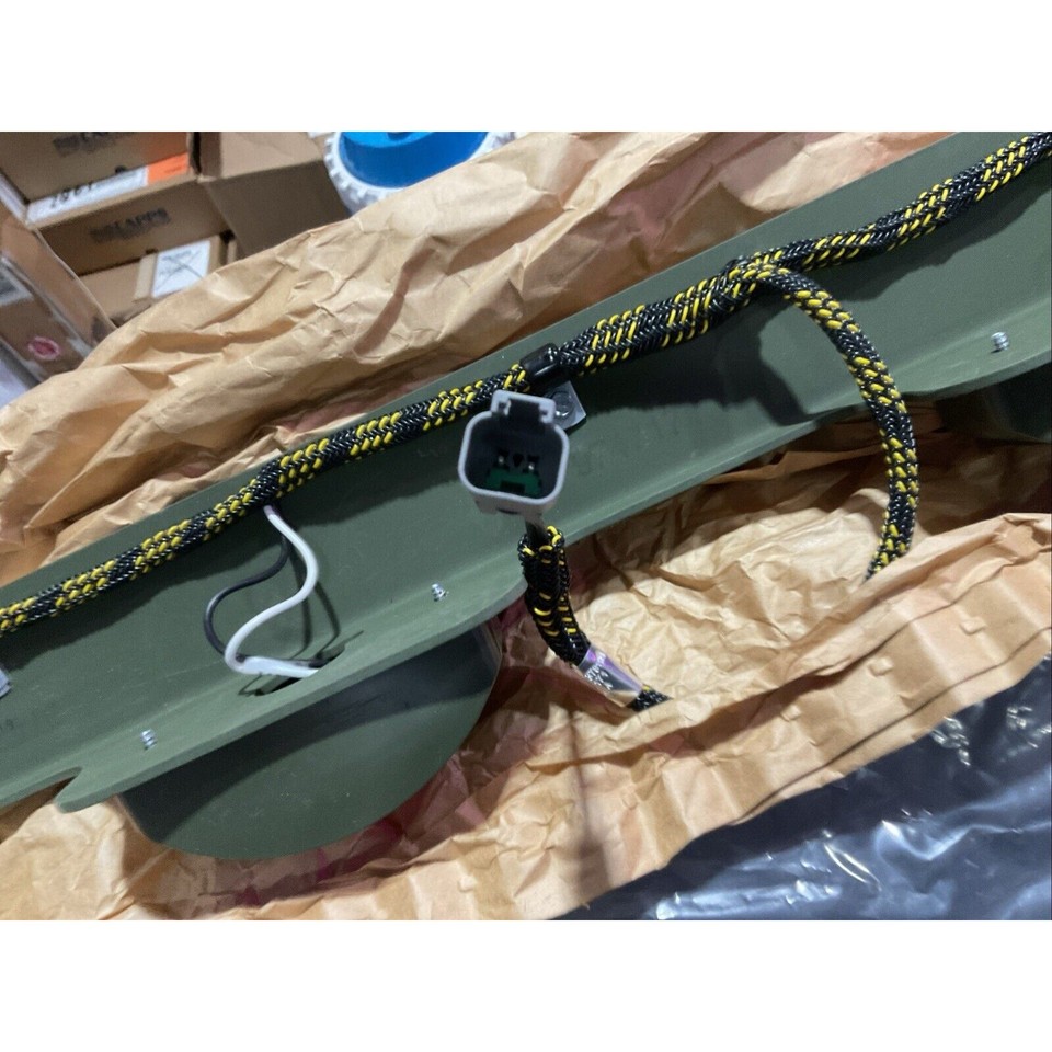 Military Trailer Clearance Light Assembly NEW NSN 6220-01-571-9805 | eBay