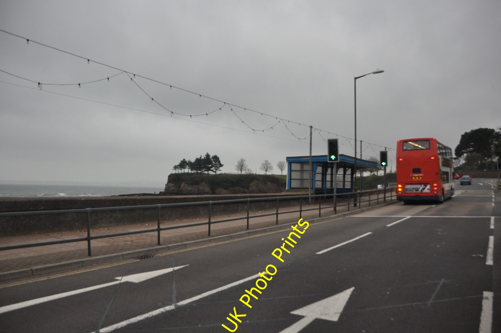 Photo A3 Torquay : Torbay Road A bus stop and coastline as seen from ...