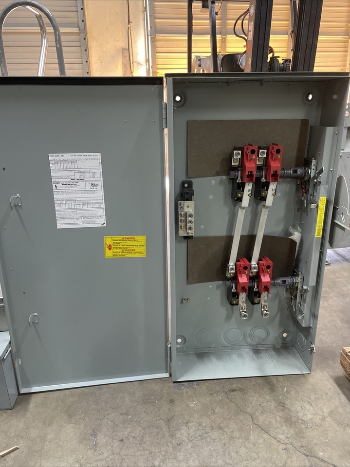 Eaton DT224URK-NPS General Duty Double Throw Switch, 2-Pole, 200A, 240V ...