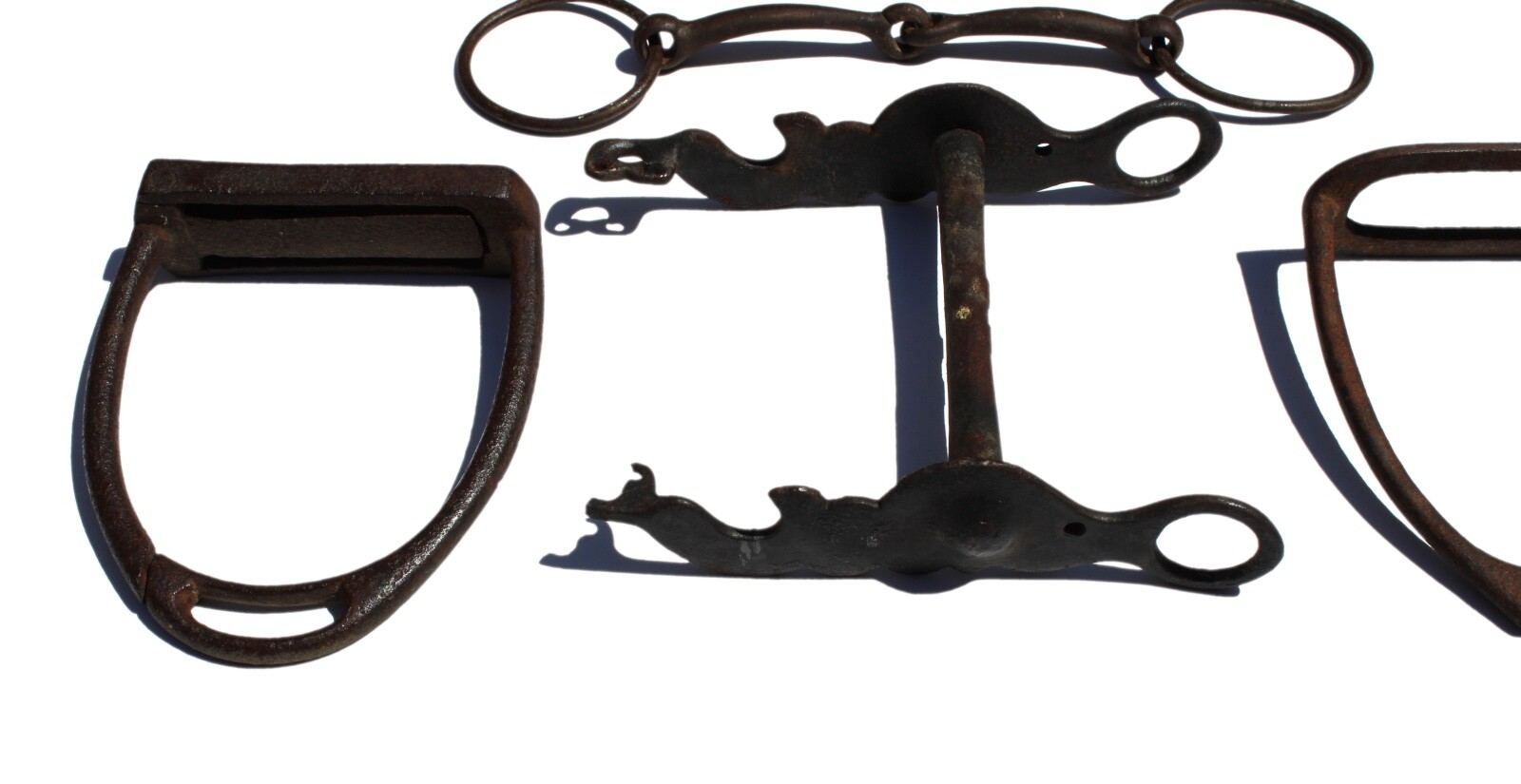 ANTIQUE IRON HORSE HARDWARE STIRRUPS BITS OLD WESTERN FARM RUSTIC RANCH ...