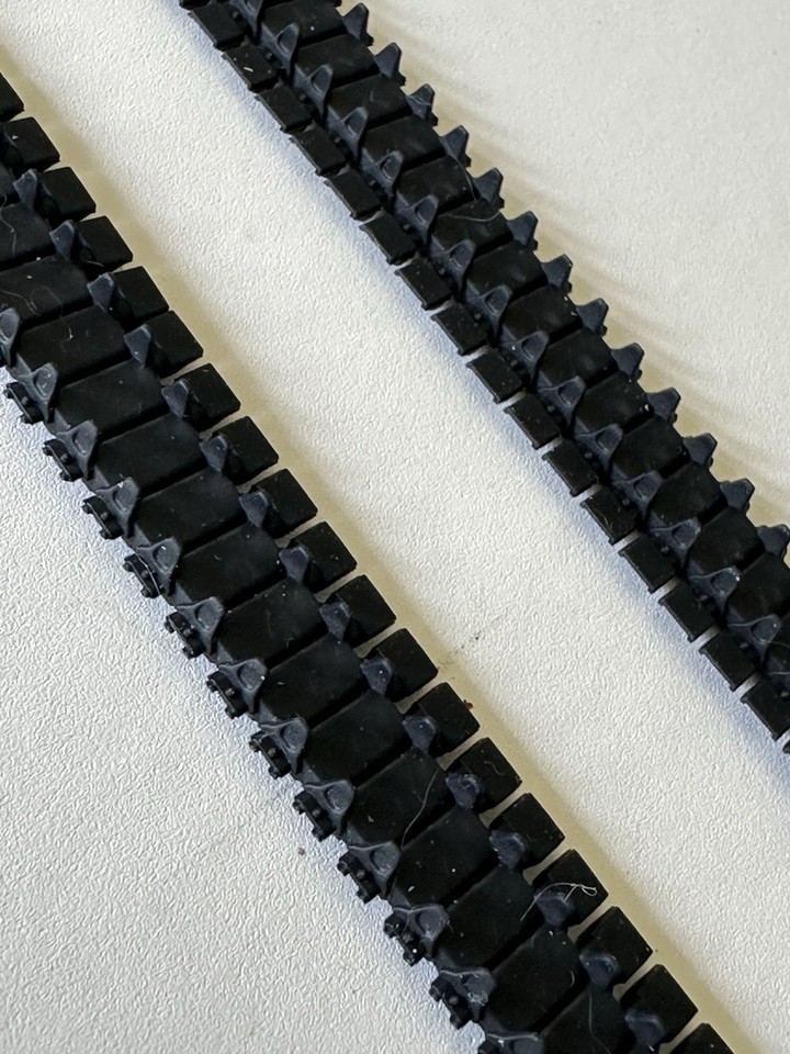 1/35 Sherman M4 Rubber tracks With Duck Bills. New out of the box | eBay