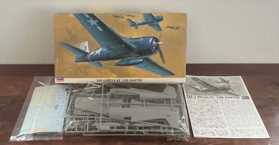 F6F-5 HELLCAT 'USS SANTEE' Hasegaw 1/48 Model kit 09536 Shipping from ...