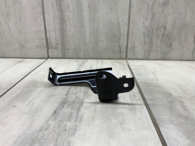 Genuine Nissan Bracket Front Bumper Side RH 62222EZ40C / 62222-ez40c ...