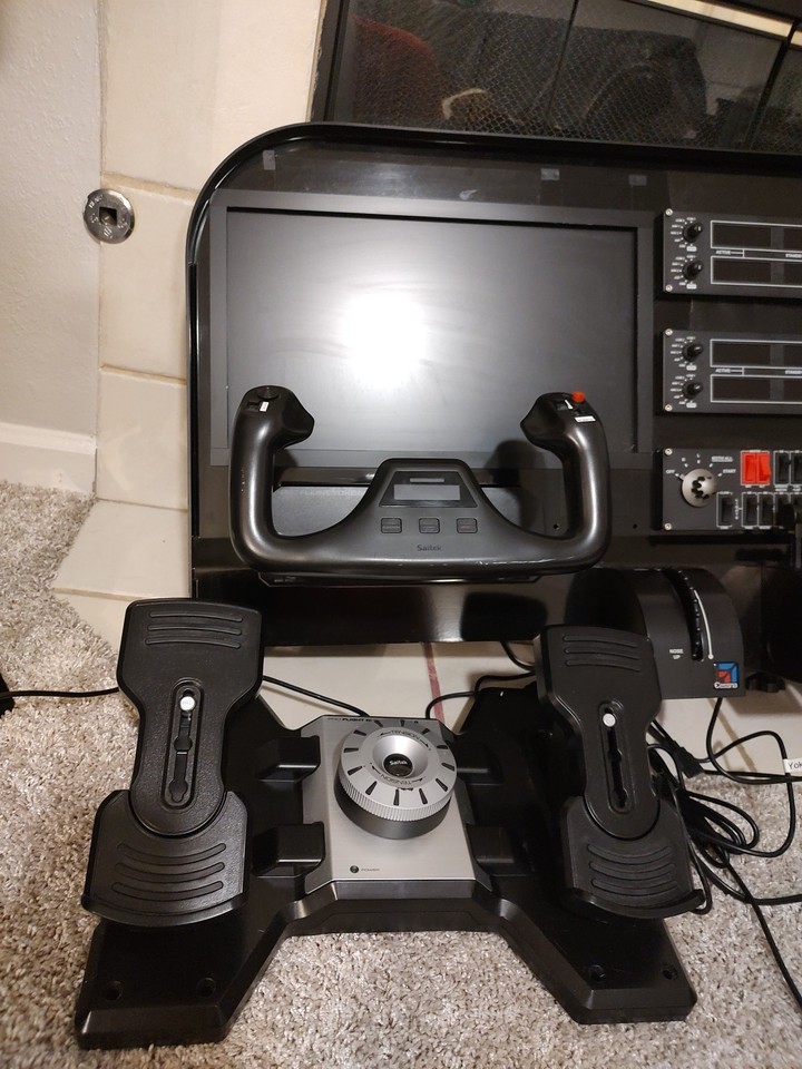 Flight Velocity Panel Cockpit, Logitech Saitek Yoke Pedals Controllers ...