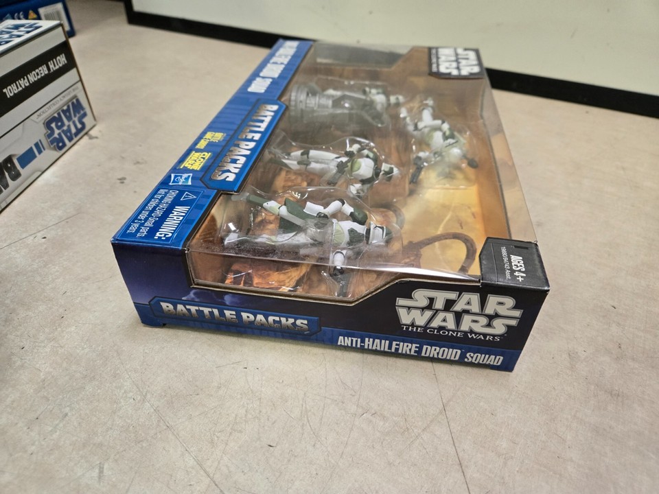 SEALED Star Wars The Clone Wars Anti-Hailfire Droid Squad Bantha Battle ...