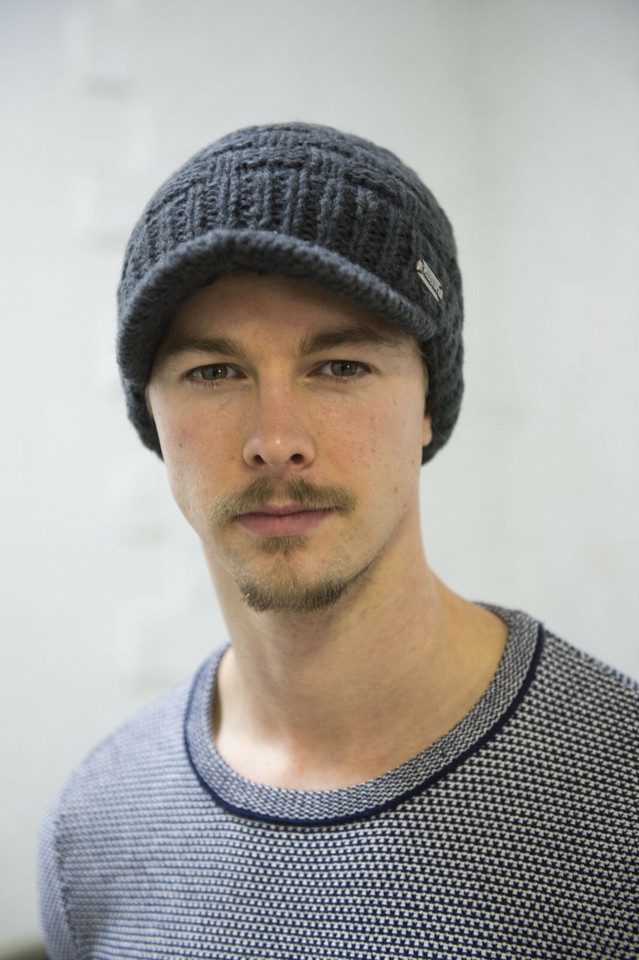 Kusan 100% Wool Knitted Peaked Beanie Cap Choice of Colours One Size ...