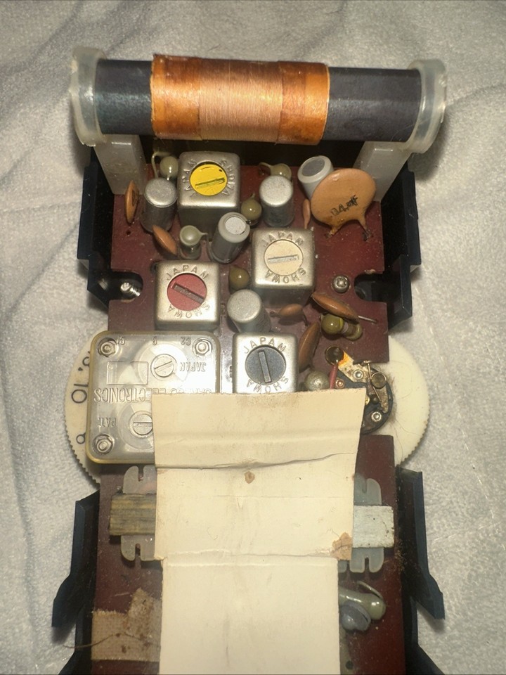 VINTAGE 1917 FORD MODEL "T" ROADSTER JAPANESE METAL CAR TRANSISTOR AM ...