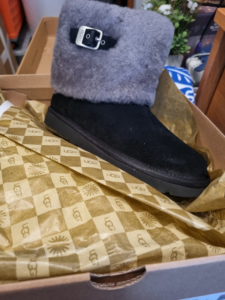 Genuine UGG Boots, UK Size 5.5, W ELLEE, Black With Grey Fur VGC | eBay UK