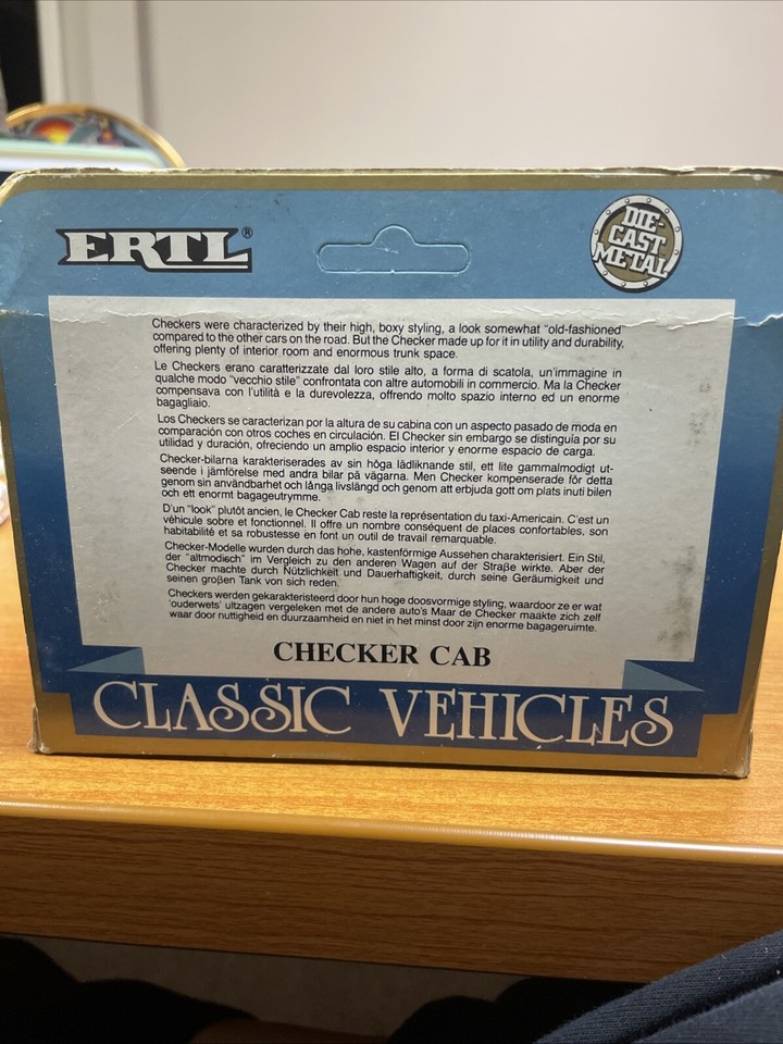 ERTL Checker Cab. Yellow Taxi Cab. classic vehicles scale 1/43, N°2587 ...