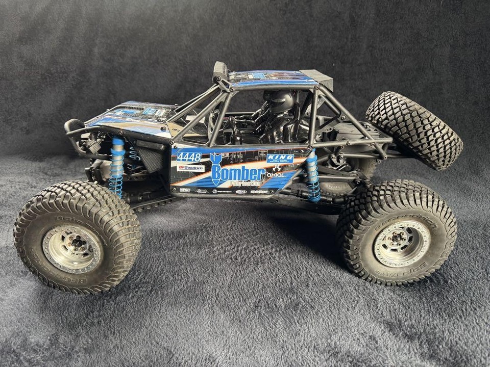 Axial Rr10 Bomber Rc Rock Racer 1/10 Scale 4Wd Off-Road Crawler Trail ...