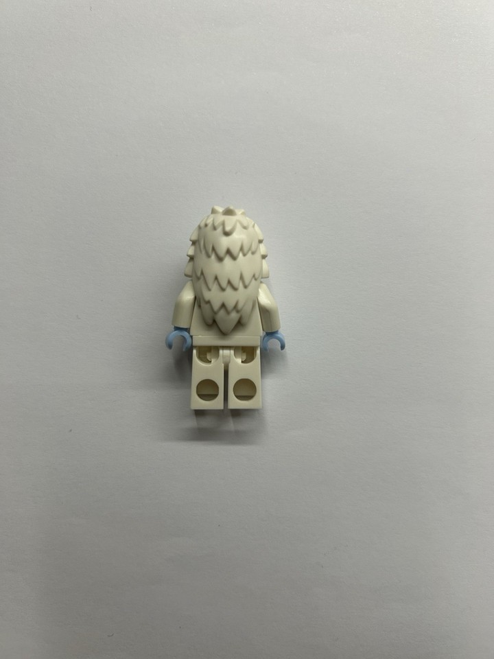 LEGO Yeti Minifigure - 71002 Collectible Series 11 (Abominable Snowman ...
