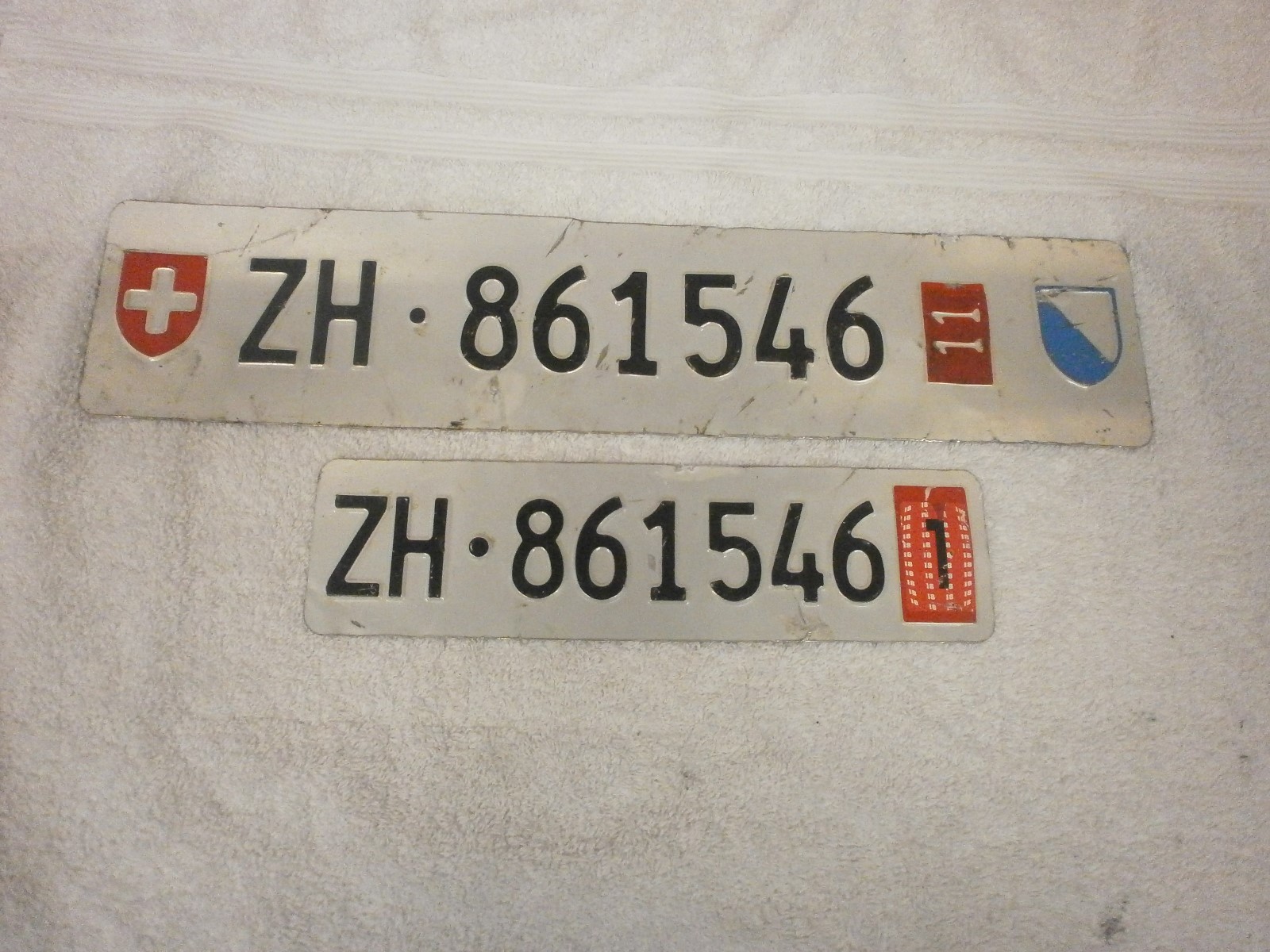 2X SWITZERLAND ZURICH WITH COUNTRY & CANTON SHIELDS # ZH-861546 LICENSE ...