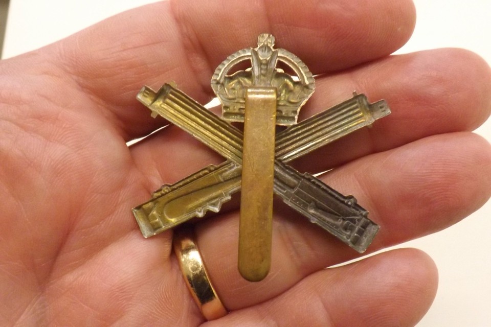 MILITARY CAP BADGE MGC MACHINE GUN CORPS 4CMS X 4.75CMS (3904) | eBay UK
