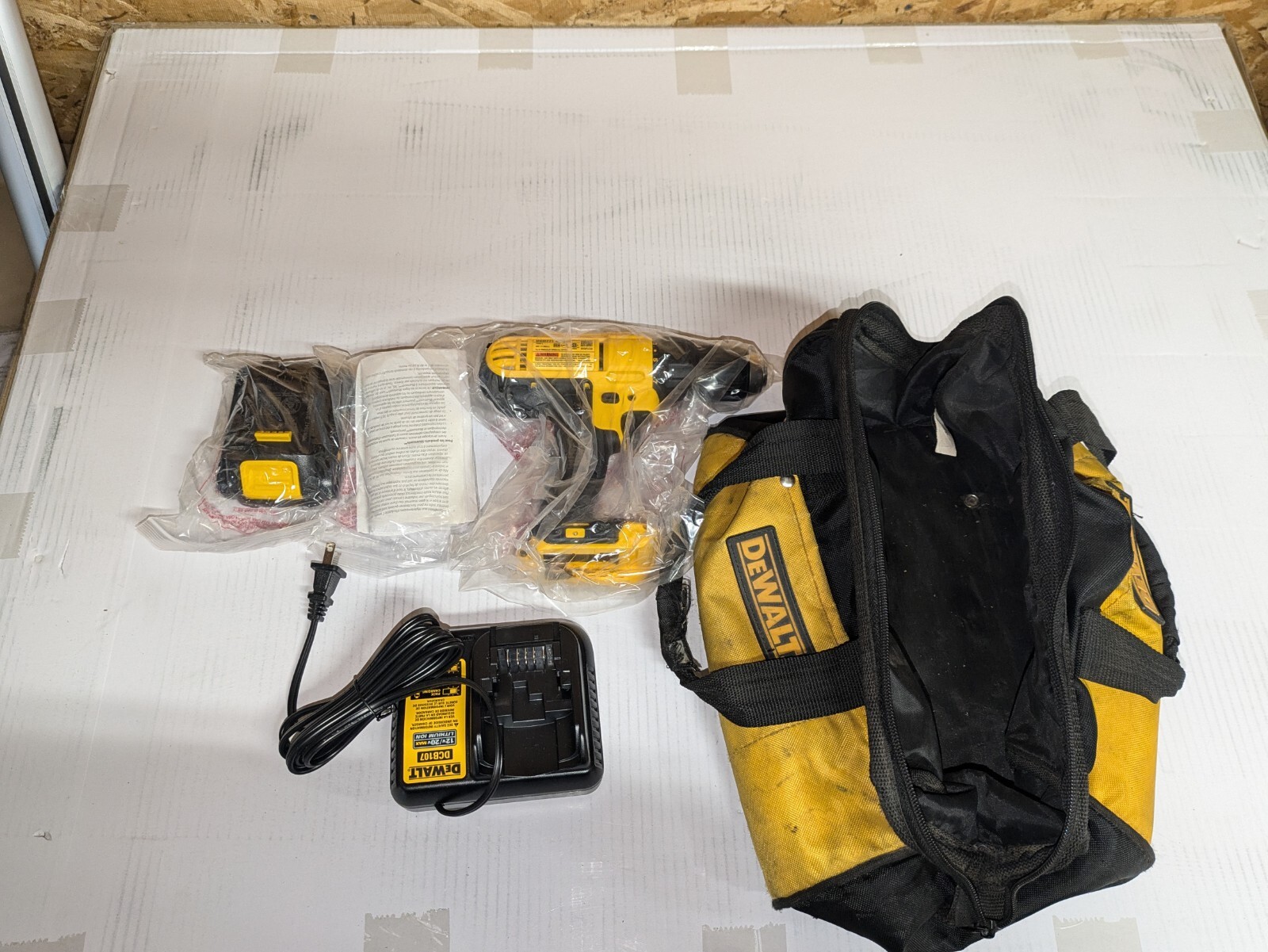 DEWALT DCD771 20V MAX 1/2" Compact Drill Driver Kit w/ Battery | eBay