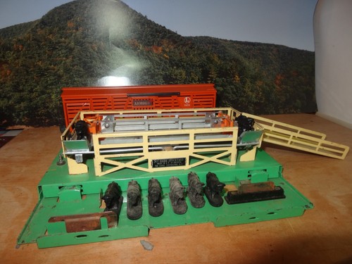 LIONEL 3656 OPERATING CATTLE CAR SET, STOCKYARD,, 8 CATTLE, ARMOUR CAR ...