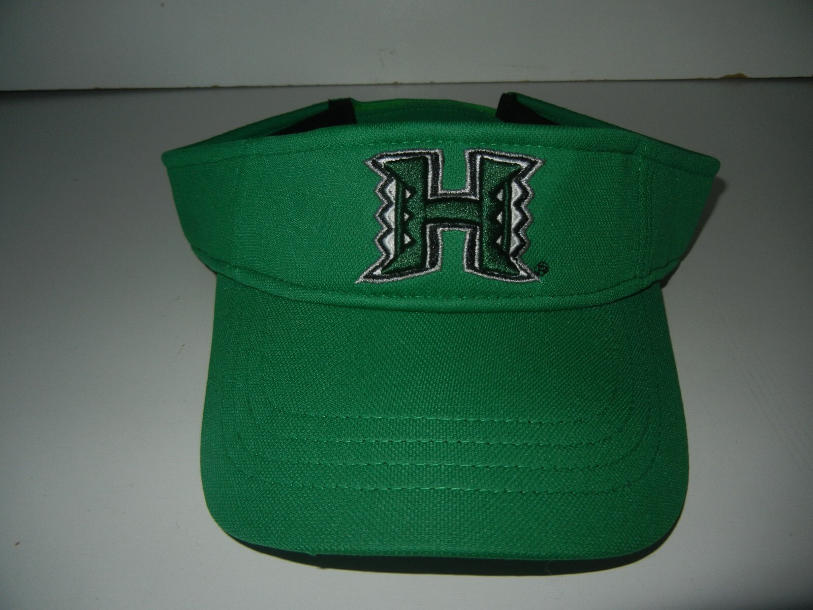 UNIVERSITY OF HAWAII RAINBOW WARRIORS Green GOLF VISOR Summer Surf Hat ...