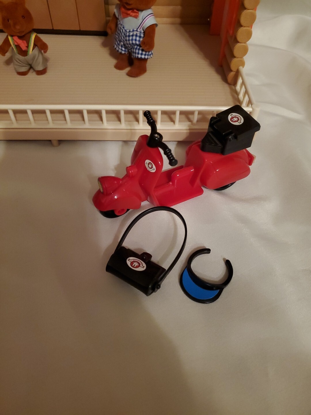 Tonka Maple Town Log Cabin Bear's Store Sylvanian Families With Extras ...