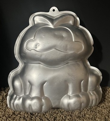 Vintage 1978 Wilton Garfield The Cat Aluminum Cake Pan Collectible Gift ...
