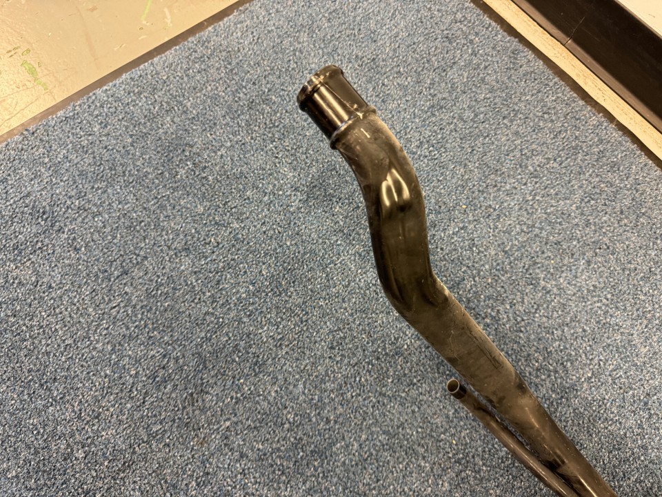 08-15 Volvo XC70 Fuel Filler Neck 31274191 | eBay