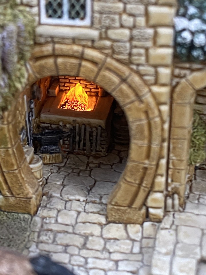 Lilliput Lane Cottages Tinwell Forge Illuminated Limited Edition of ...