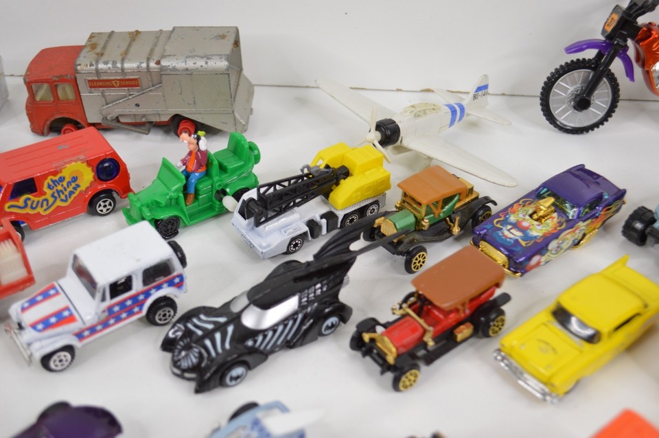 Lot of 44 Vintage Diecast Cars Trucks Hot Wheels Matchbox Tootsietoy ...