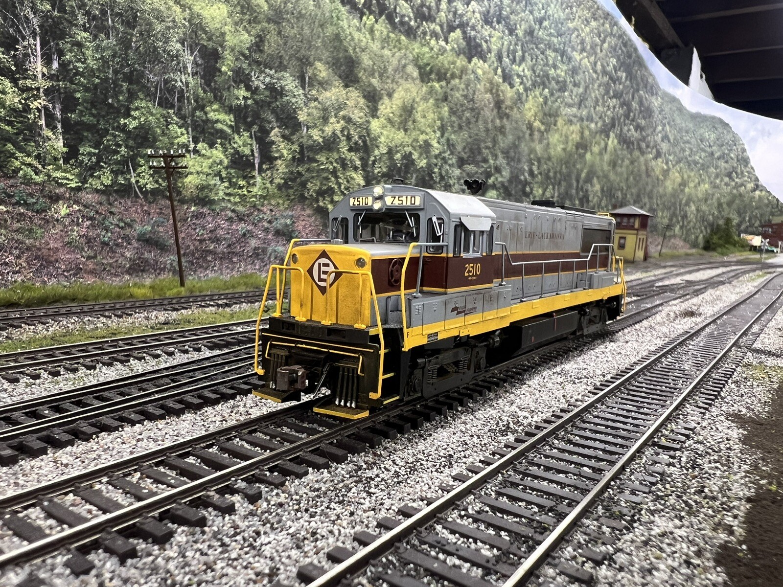 Bowser 25163 Erie Lackawanna GE U25B Diesel ESU Loksound 5 (see ...
