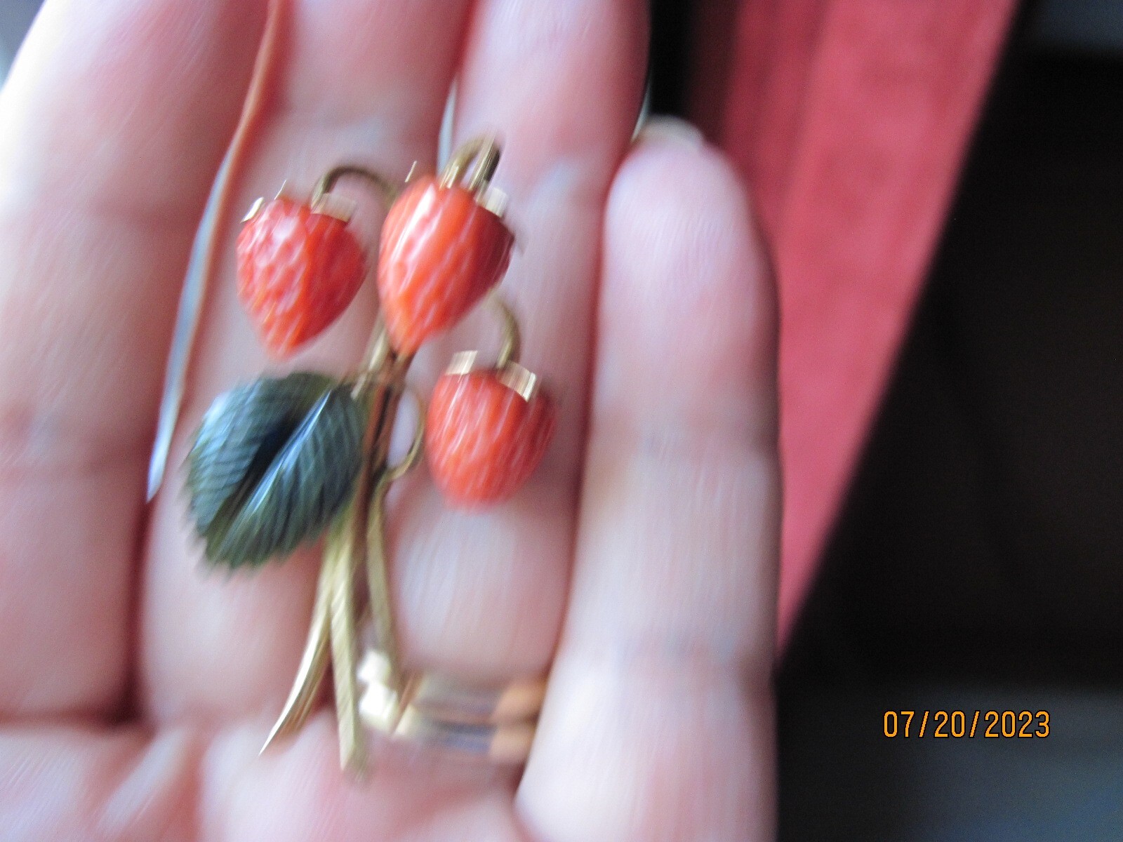 EXQUISITE 14K ANTIQUE NATURAL PINK CORAL AND JADE STRAWBERRY BROOCH 2 x ...