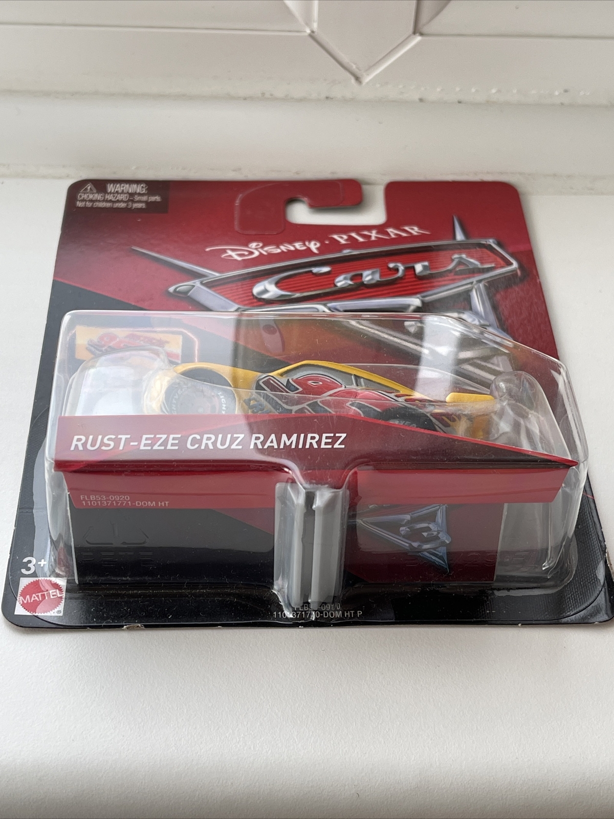 Disney Pixar Cars 3 Rust-Eze Cruz Ramirez + Collectors Card 1.55 Scale ...