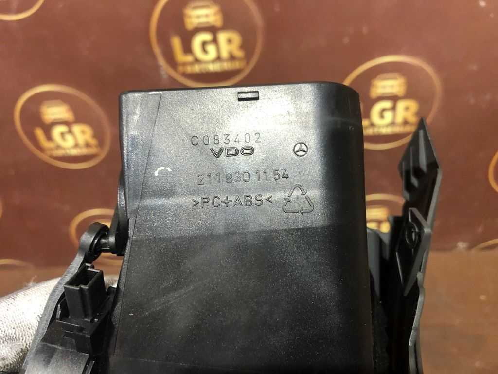 Mercedes-Benz E W211 2004 dashboard side air vent grill trim 2118301154 ...