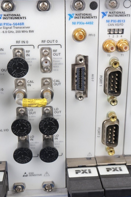 NI PXIe-1085 Chassis PXI Slot with PXIe-5610/ PXIe-5442/ PXIe-5600 ...
