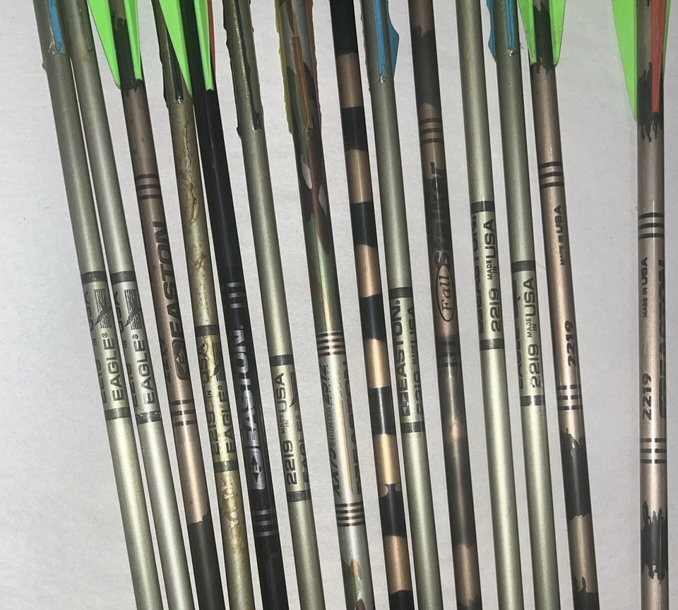 33 VINTAGE ARROWS MOSTLY EASTON 2219 ALUMINUM, XX75 CAMO HUNTER 2512 ...