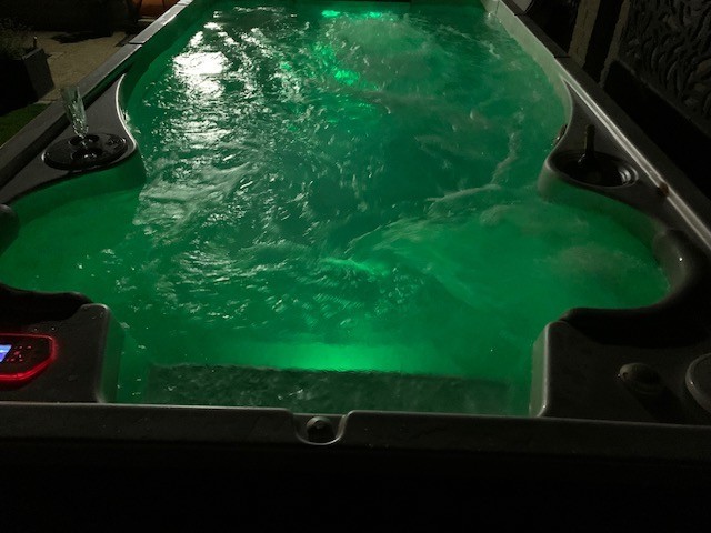 Hydropool AquaSport 14FX 2016 model swim spa, first used 2018. Good ...