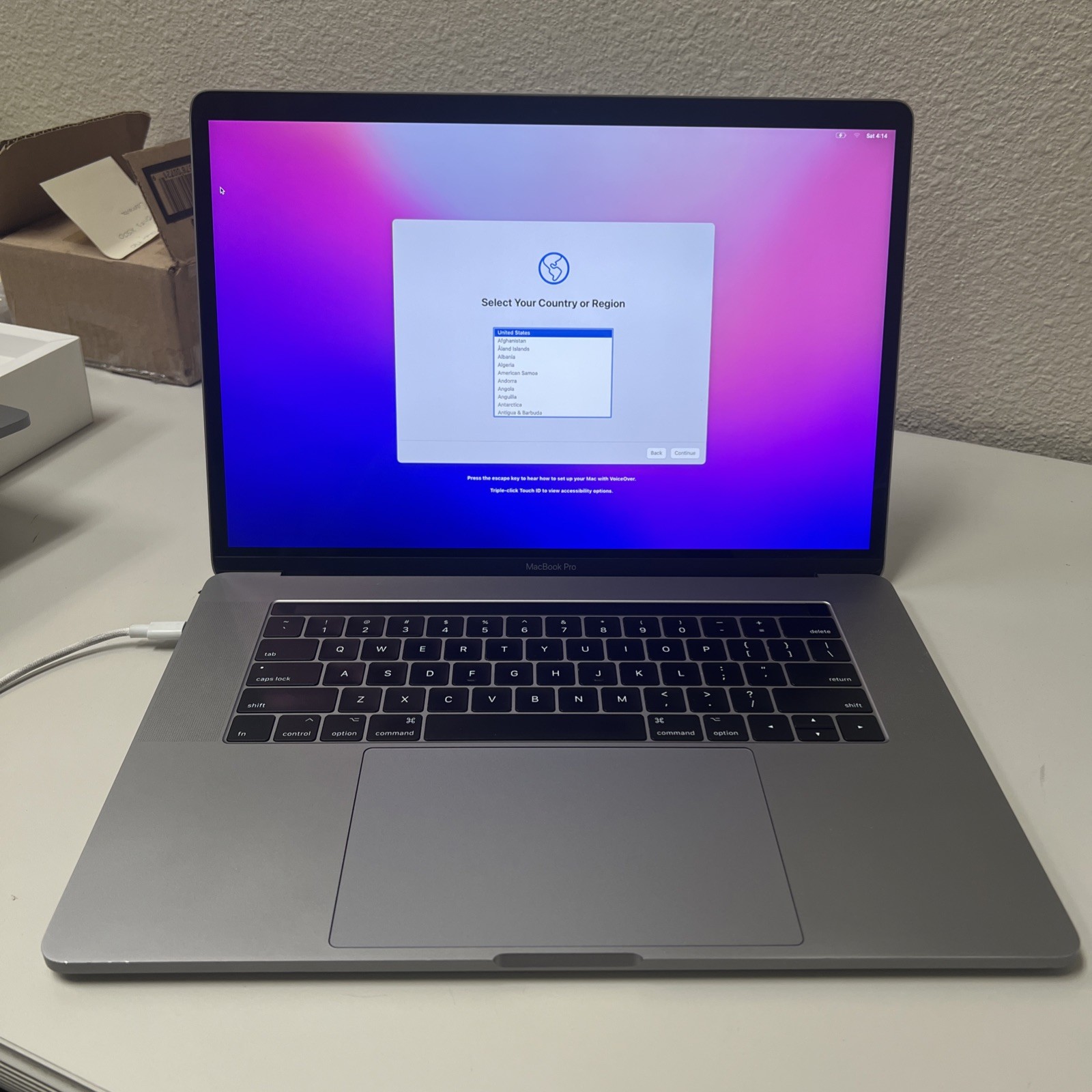 Apple MacBook Pro 15.4 in 2016 Space Gray/Intel Core i7 6th Gen. 2.60 ...