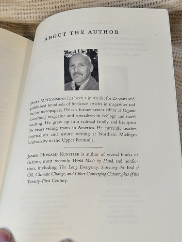 Waiting on a Train : The Embattled Future of Passenger Rail Service-A ...