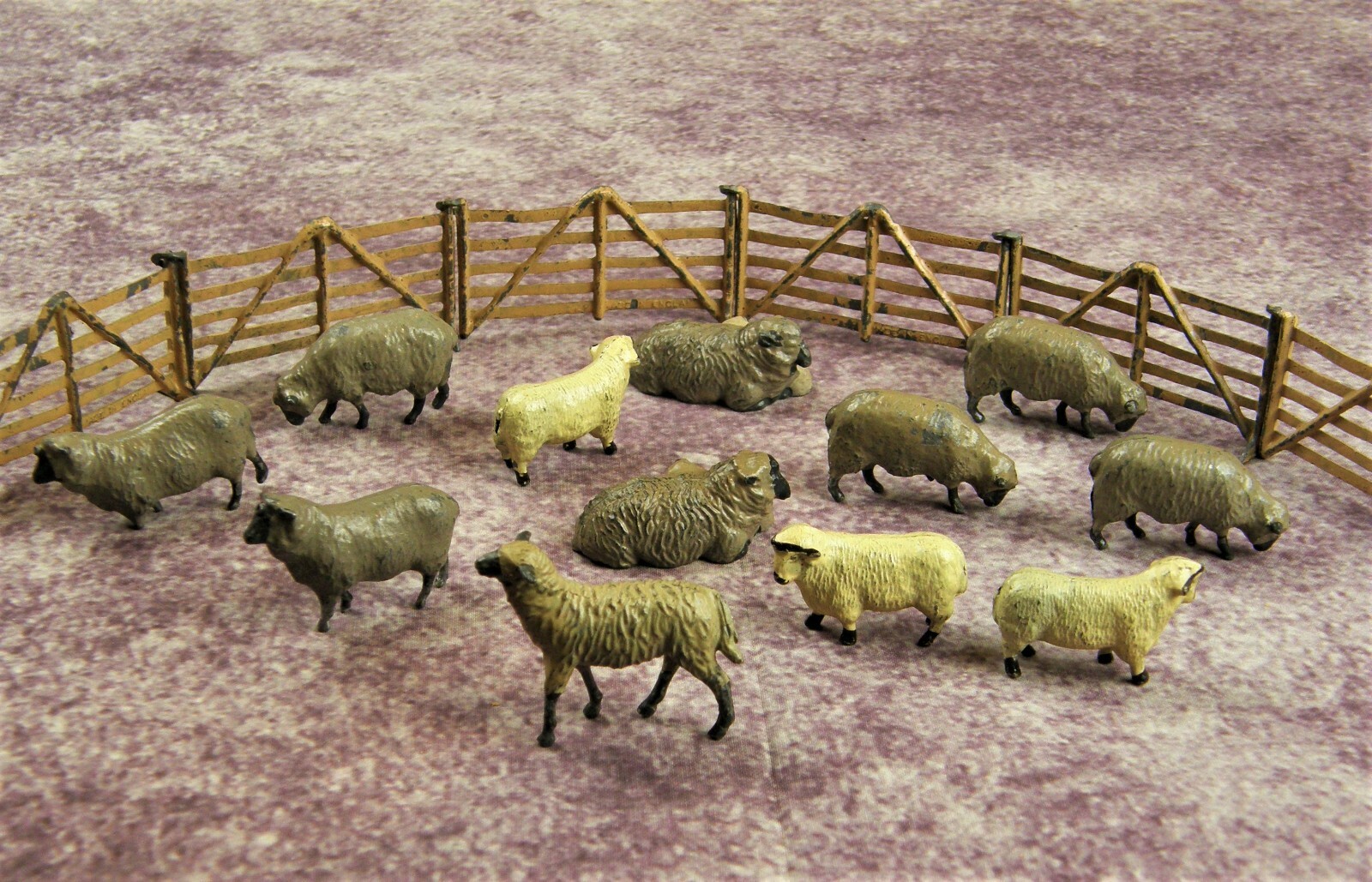 Vintage Lead Toy Britains Home Farm Series 107 pieces Farm Animals and ...