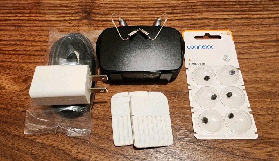 A Set Of Widex Moment 330 RIC Silver Rechargeable Hearing Aid+Charger ...