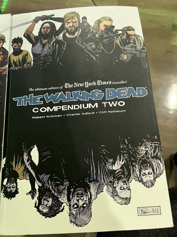 (Lot) THE WALKING DEAD Compendium Graphic Novels Books 1 & 2 | eBay