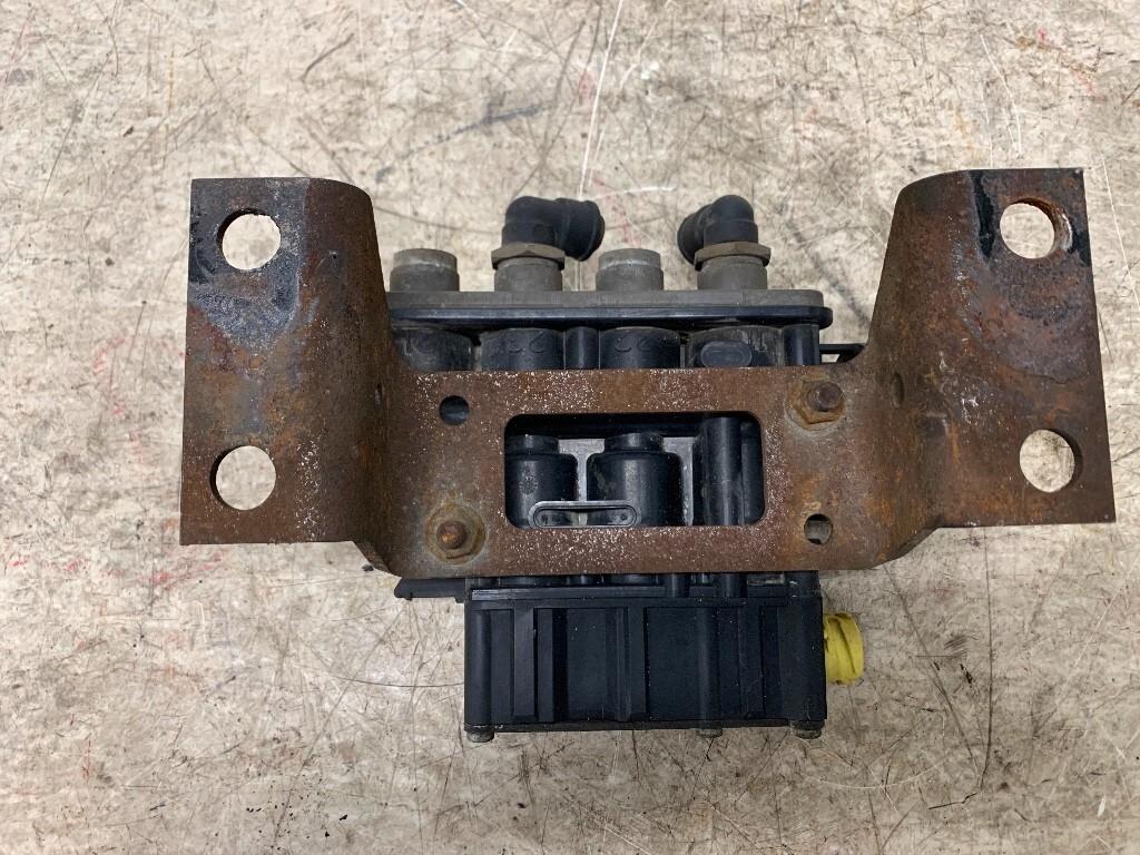 Mack Bendix Directional Control Valve Block Air Suspension K114957 ...