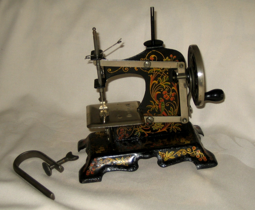 Antique Child's Sewing Machine ~ Black with Bird decals Muller Made in ...