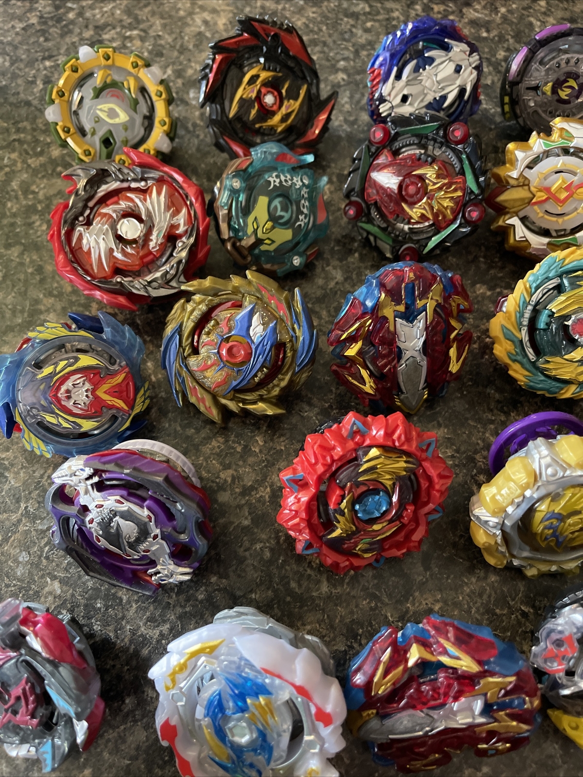 Beyblade Spin Toys HUGE Lot Of 40 Plus Beyblades & Accessories 100 ...