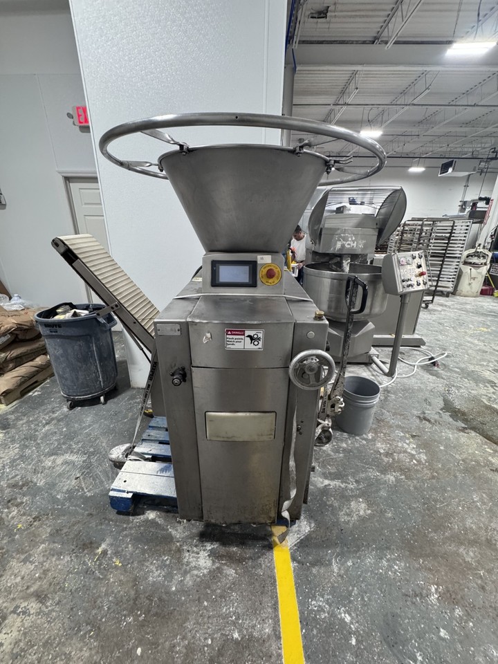 Automatic Dough Divider with Hopper & Conveyor – High Capacity – Needs ...