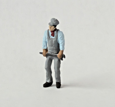 Arttista #1586 - Engineer w/Wrench #2 of 3 - O Scale Figure - Model ...
