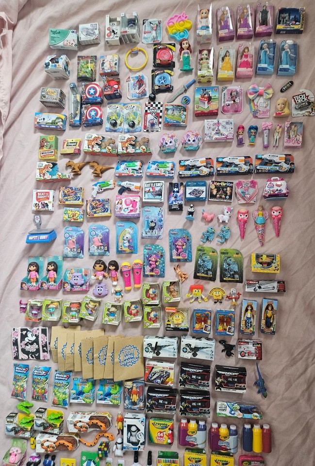 ZURU Mini Brands Miscellaneous Toys and Foods Various Series Mystery ...