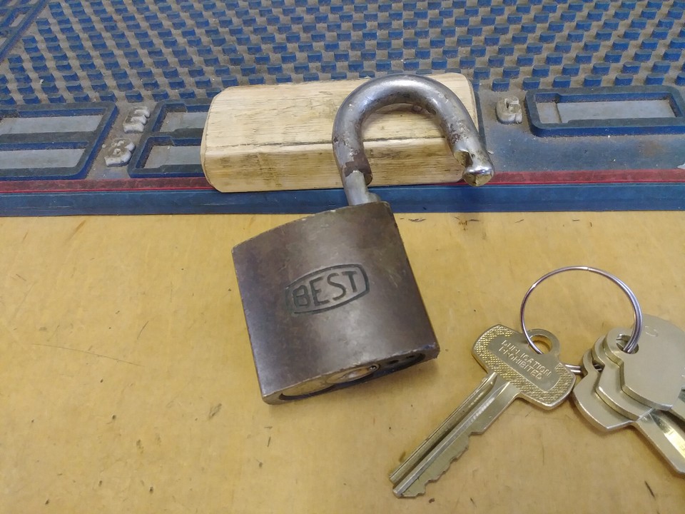 Vintage BEST Padlock PHILLIPS PIPELINE CO w/keys oper/master/control ...