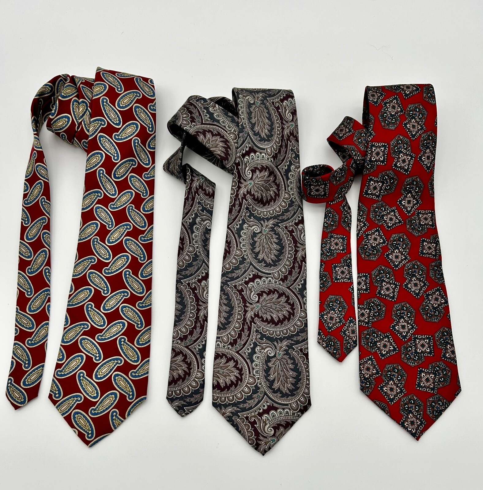 LOT of 3 Men's SILK ties: CLAIBORNE, GENTRY/TALBOT, BOTANY 500 Paisley ...