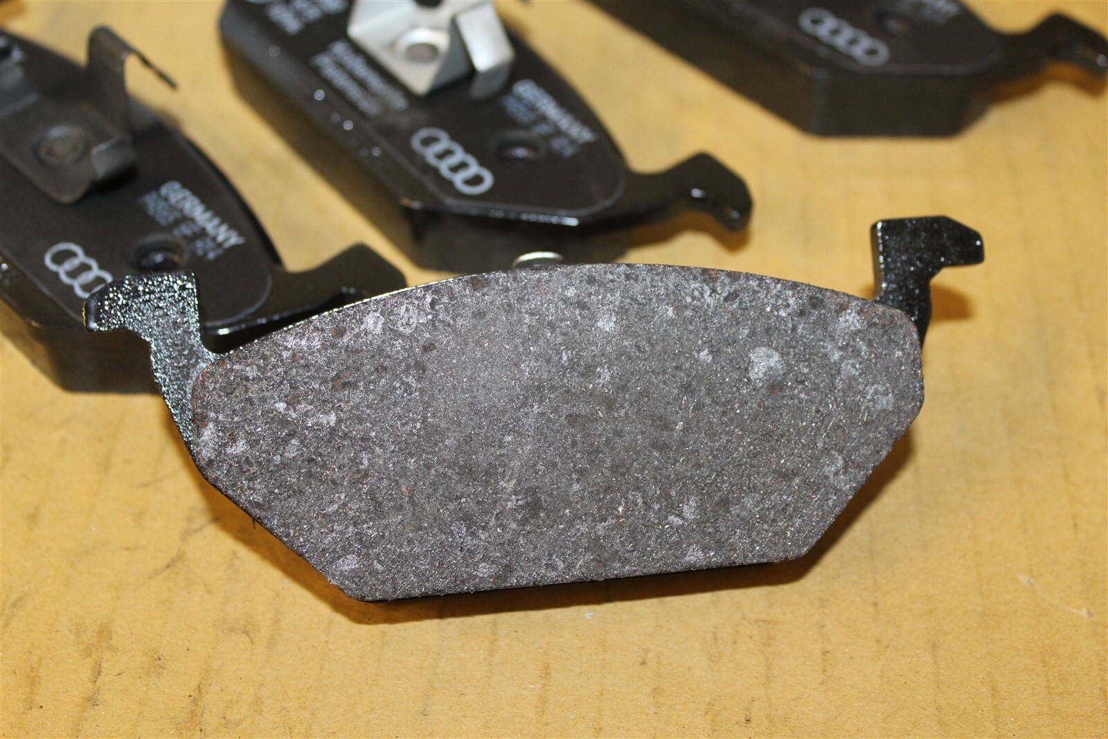 Front brake pads (check with us) Fox Polo Fabia Ibiza 6Q0698151 Genuine ...