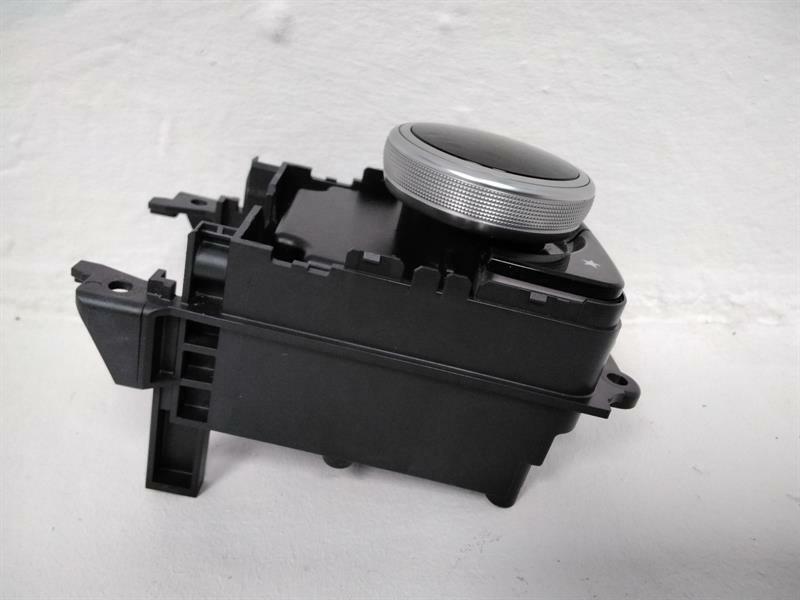 2019 ASTON MARTIN VANTAGE Switch Radio Remote Control A 205 900 60 15 ...