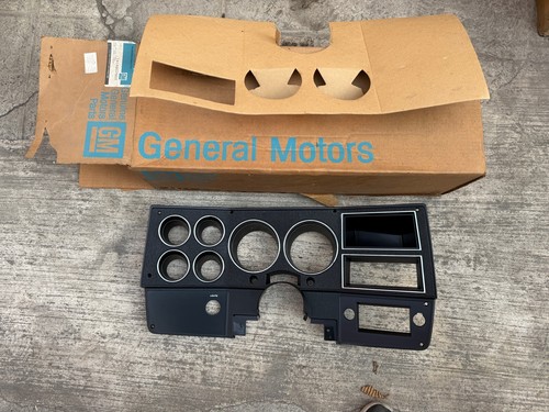 Nos Instrument Dash Bezel Assembly 1984-1987 Chevy and GMC Truck Blazer ...