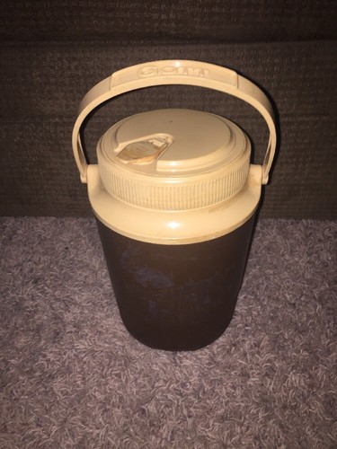 GOTT 1/2 Gallon Water Cooler Thermos Drink Jug Container w/Top Handle ...